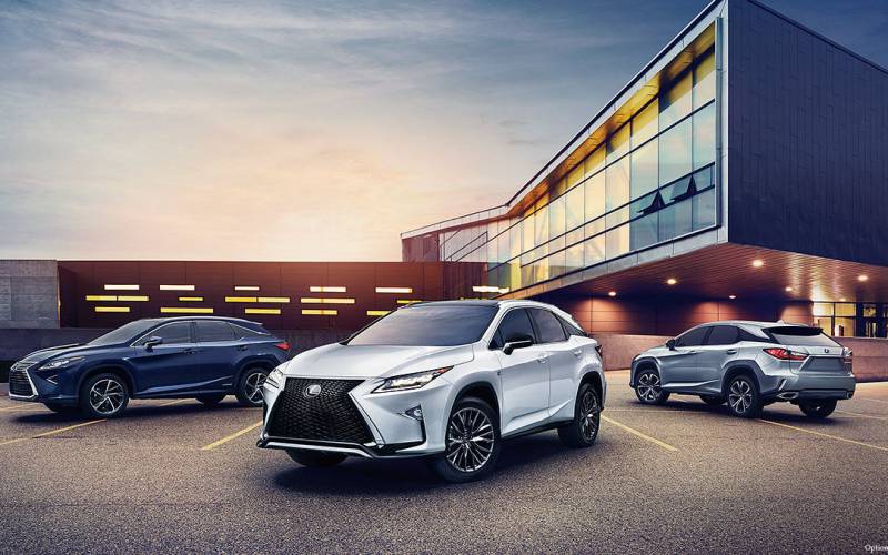 Comparison - Lexus RX 450h F SPORT 2018 - vs - Lexus RX 450h 2017 | SUV Drive